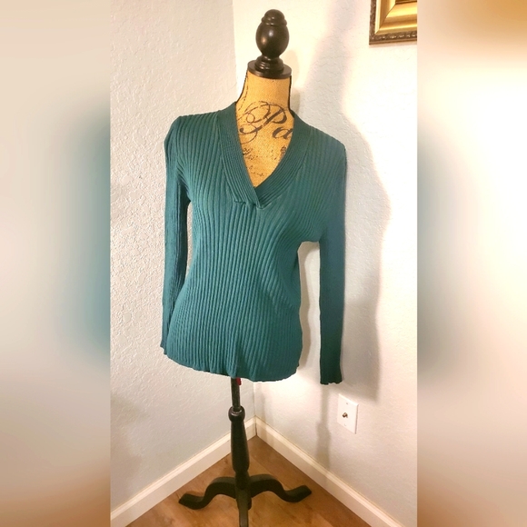 George | Sweaters | George Sweater In A Beautiful Green Color | Poshmark